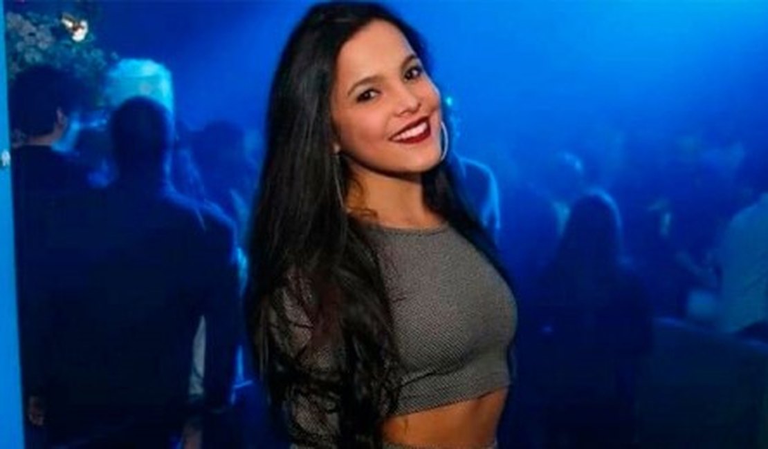 Ex Bbb Emilly Paga R 11 Mil De Aluguel No Rio E Contrata Equipe De