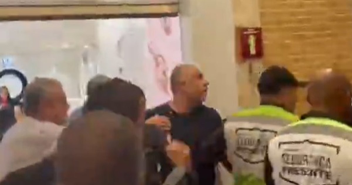 Vídeo Marcos Braz Vice Do Flamengo Briga Com Torcedor Em Shopping No
