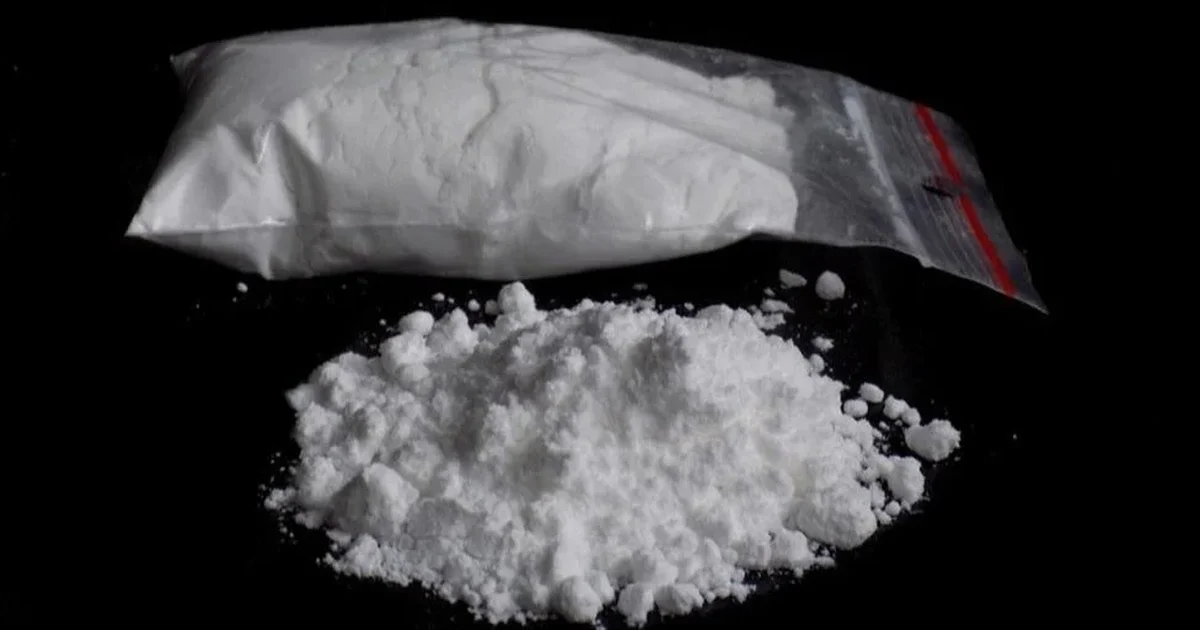 Motorista é flagrado cheirando cocaína dentro de carro no Manoel Teles ...