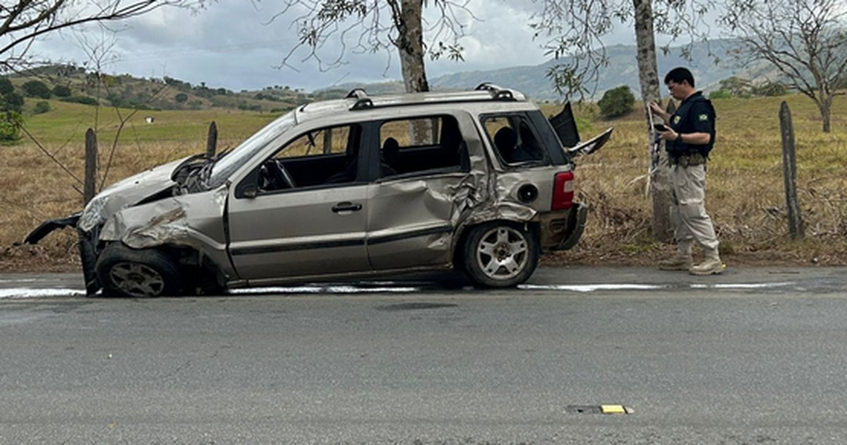 Batida entre carros deixa feridos e dois homens mortos em União dos Palmares - Já é notícia